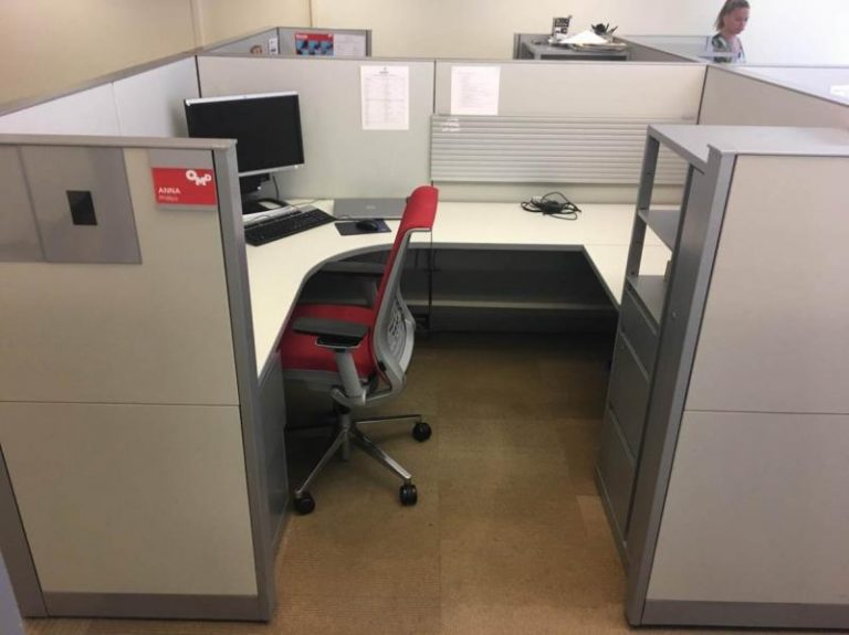 Steelcase Answer Workstation - Office Solutions Inc