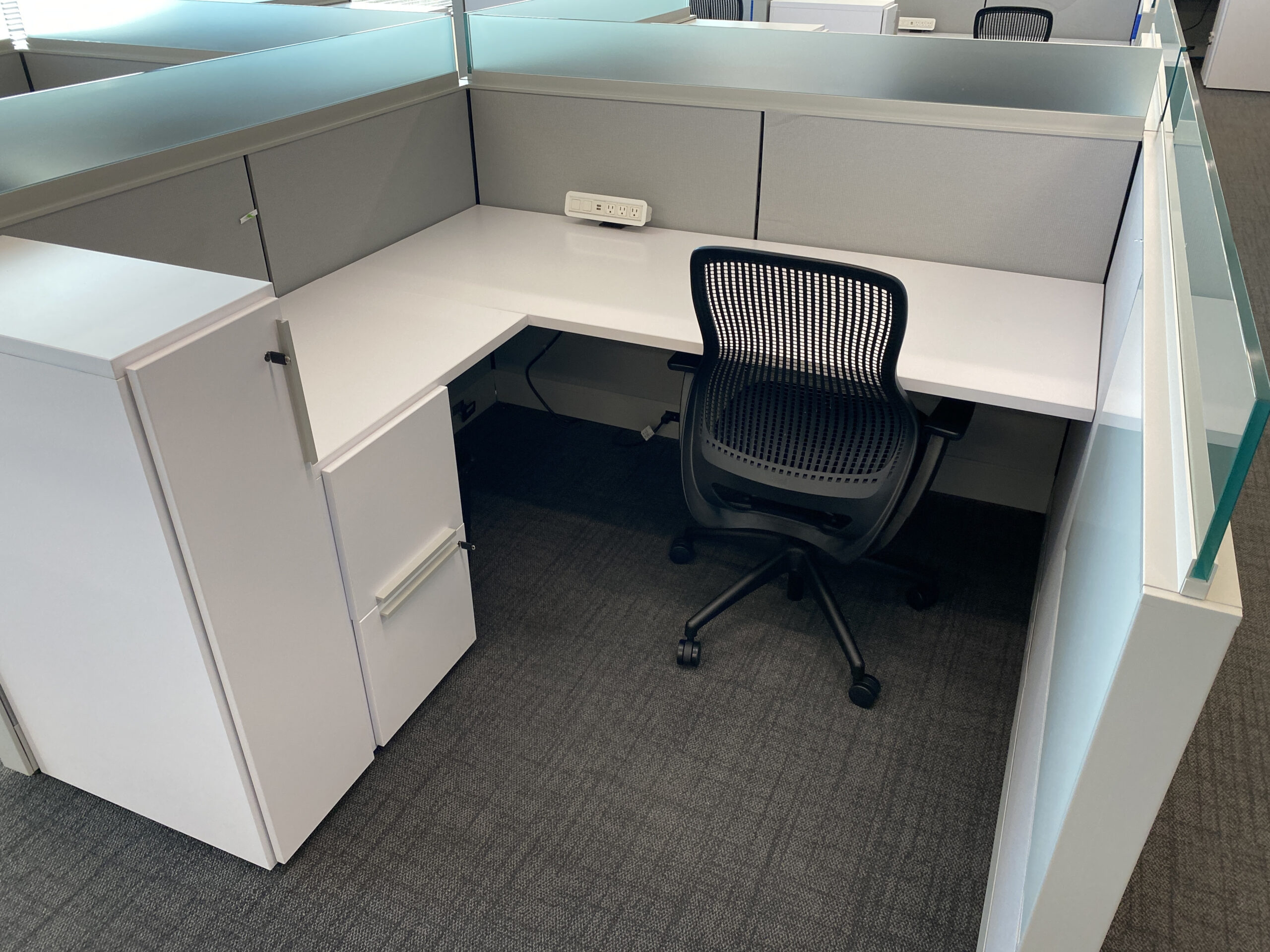 #391 Knoll 6x6 Workstation - Office Solutions Inc
