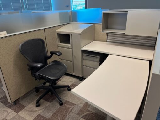 #517 Herman Miller Canvas Workstations - Office Solutions Inc